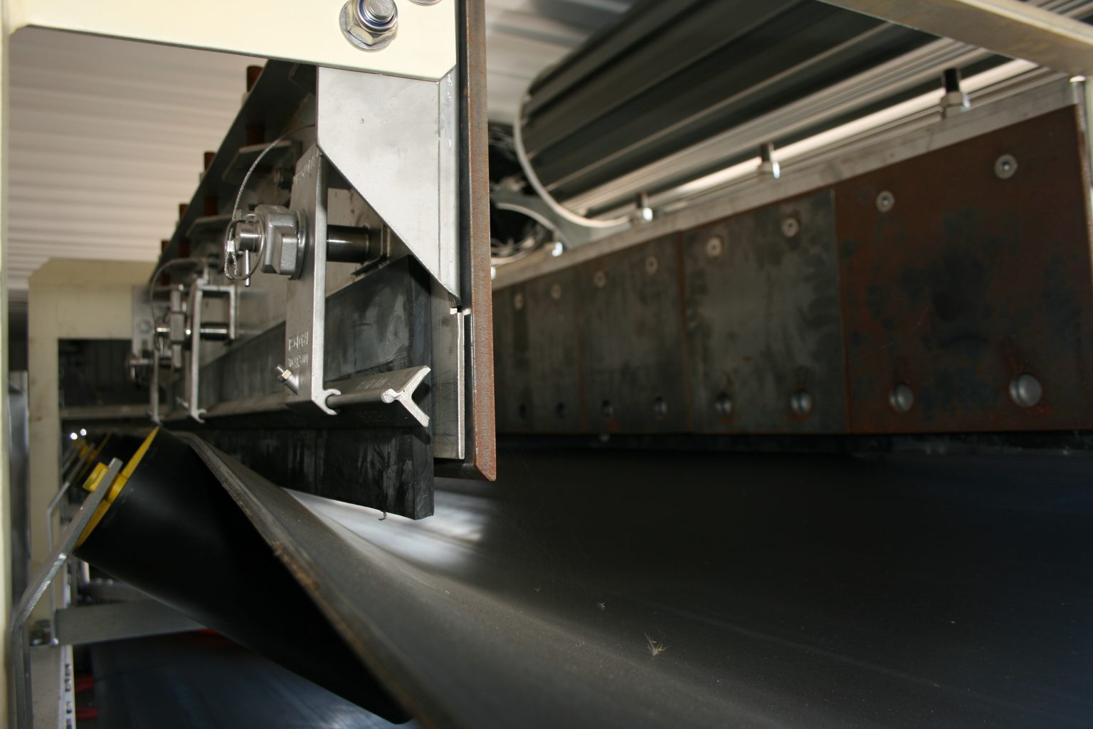 Importance of Conveyor Skirting and Belt Cleaning